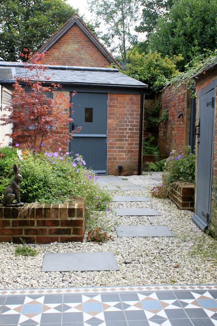 Victorian Terrace Garden: Winslow, Bucks. - Victorian - Garden - London ...