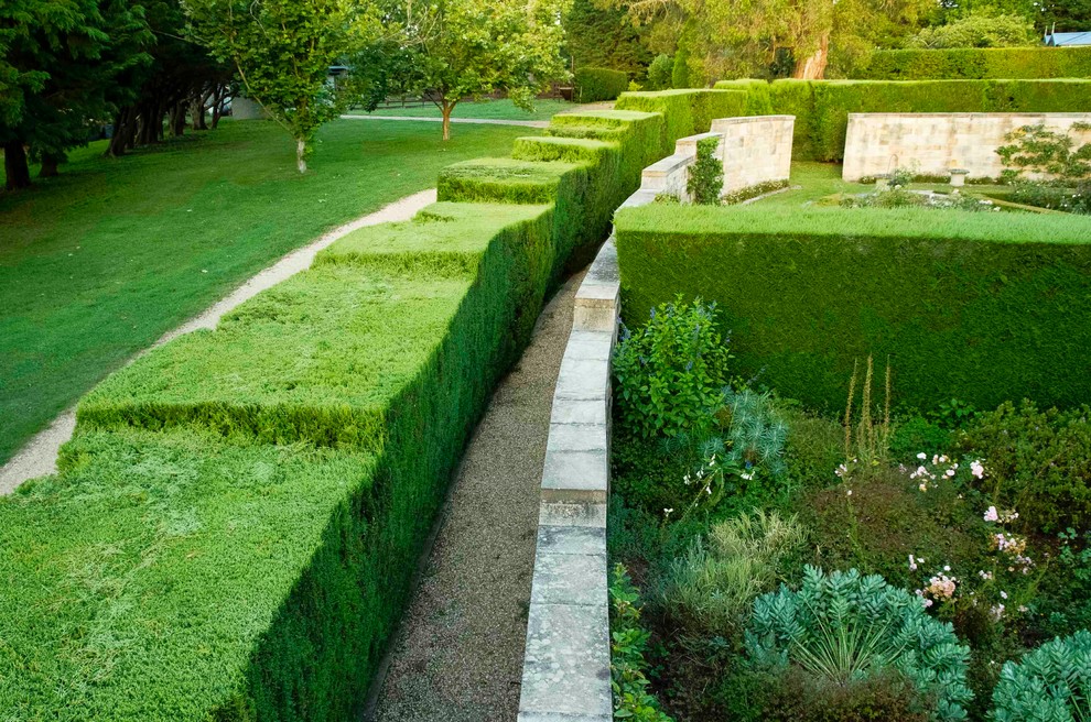 Walled Garden - Traditional - Landscape - Sydney - by Nicholas Bray ...