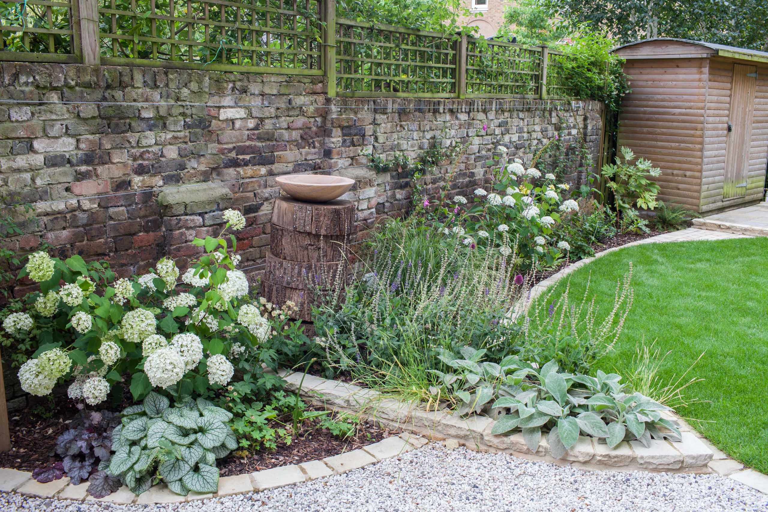 How to Join Two Gardens to Create One Seamless, Leafy Space | Houzz UK