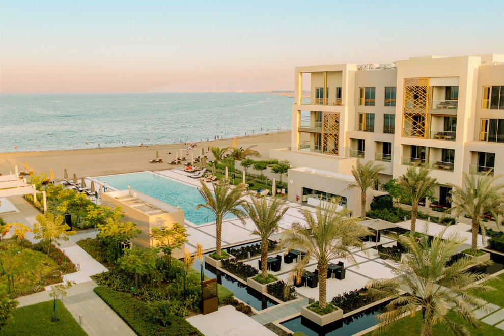 Luxury walls for marble hotel rooms | Kempinski Hotel Muscat by Woods ...