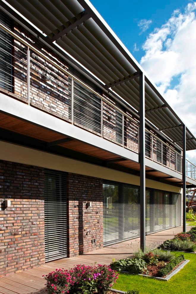 Landhaus mit Veranda - Country - House Exterior - Hanover - by SEYSTA ...