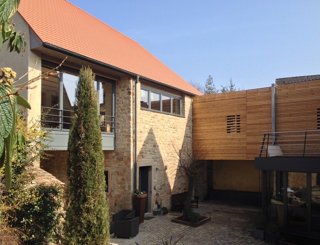 Umbau einer Scheune zum Wohnhaus - Rustikal - Häuser - Sonstige - von ...