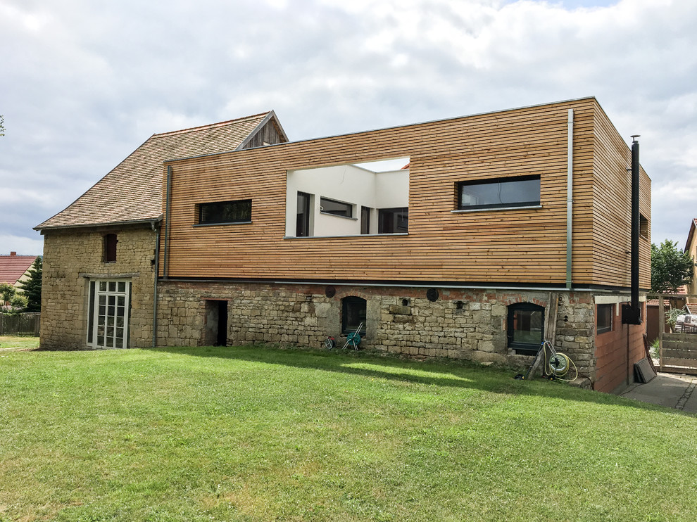 Umbau Sanierung Scheune zu einem Wohnhaus - Farmhouse - Exterior ...