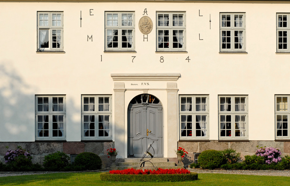 Umbau und Sanierung Herrenhaus Gut Siggen - Klassisch - Häuser ...