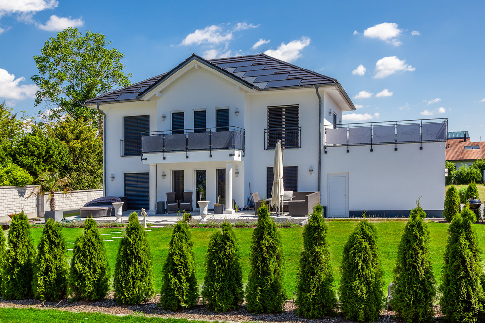 Villa mit Walmdach - Modern - Häuser - Berlin - von Fluck Holzbau GmbH ...