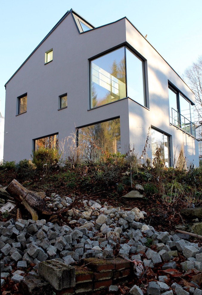 Wohnhaus in Herrsching am Ammersee - Contemporary - Exterior - Munich ...