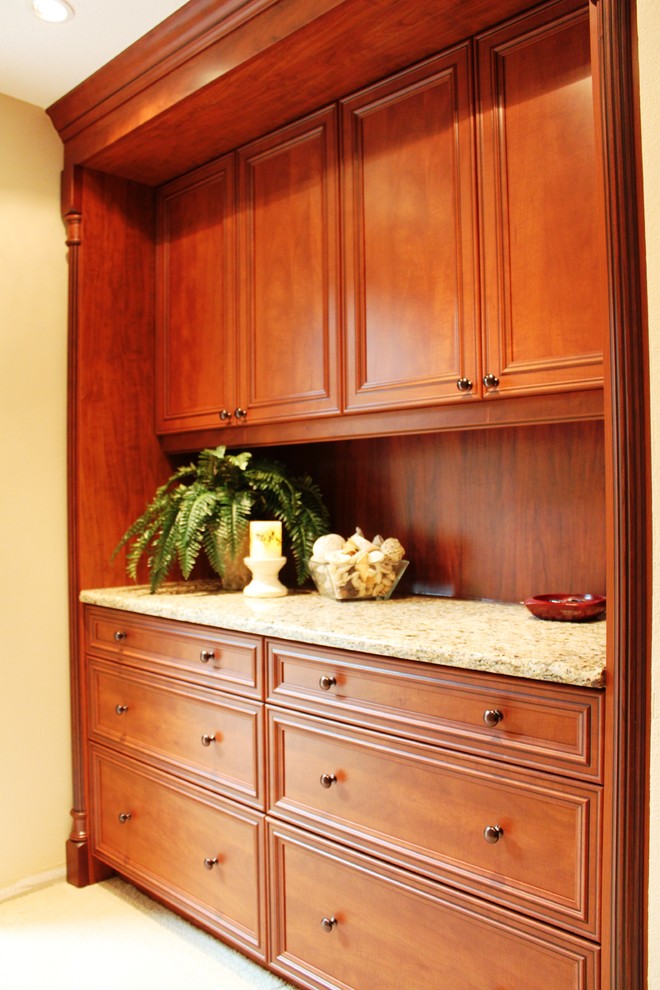 Alcove - Traditional - Hall - Tampa - by Closet Art | Houzz