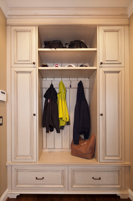 Audrey Kitchen by Don Justice Cabinet Makers - Klassisch - Flur ...