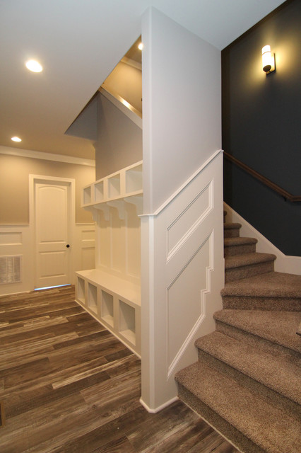 Drop Zone in Hallway with Second Staircase - Classique - Escalier ...