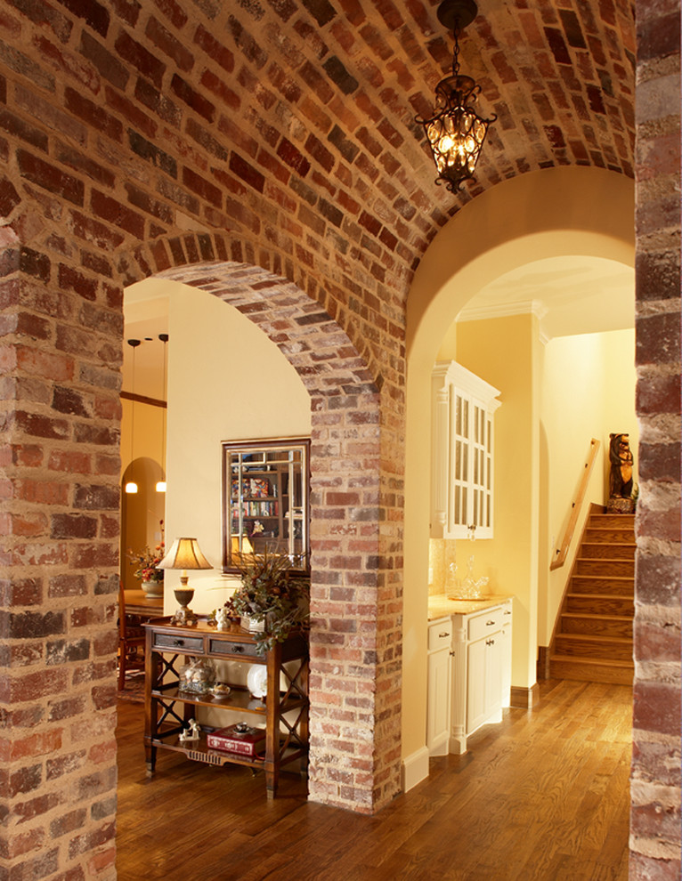 Hallway - Traditional - Hall - Dallas | Houzz