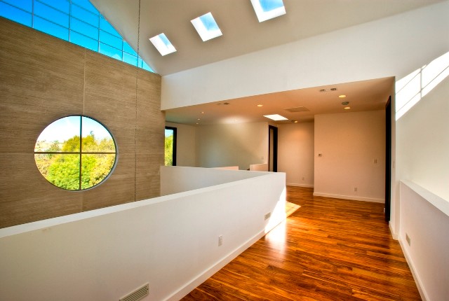 Hallway Overlook - Modern - Hall - Los Angeles - by YD Construction and ...