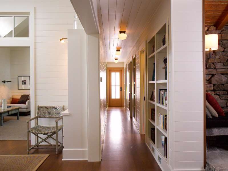 Main Cabin - Traditional - Hall - Seattle - by Hoedemaker Pfeiffer | Houzz