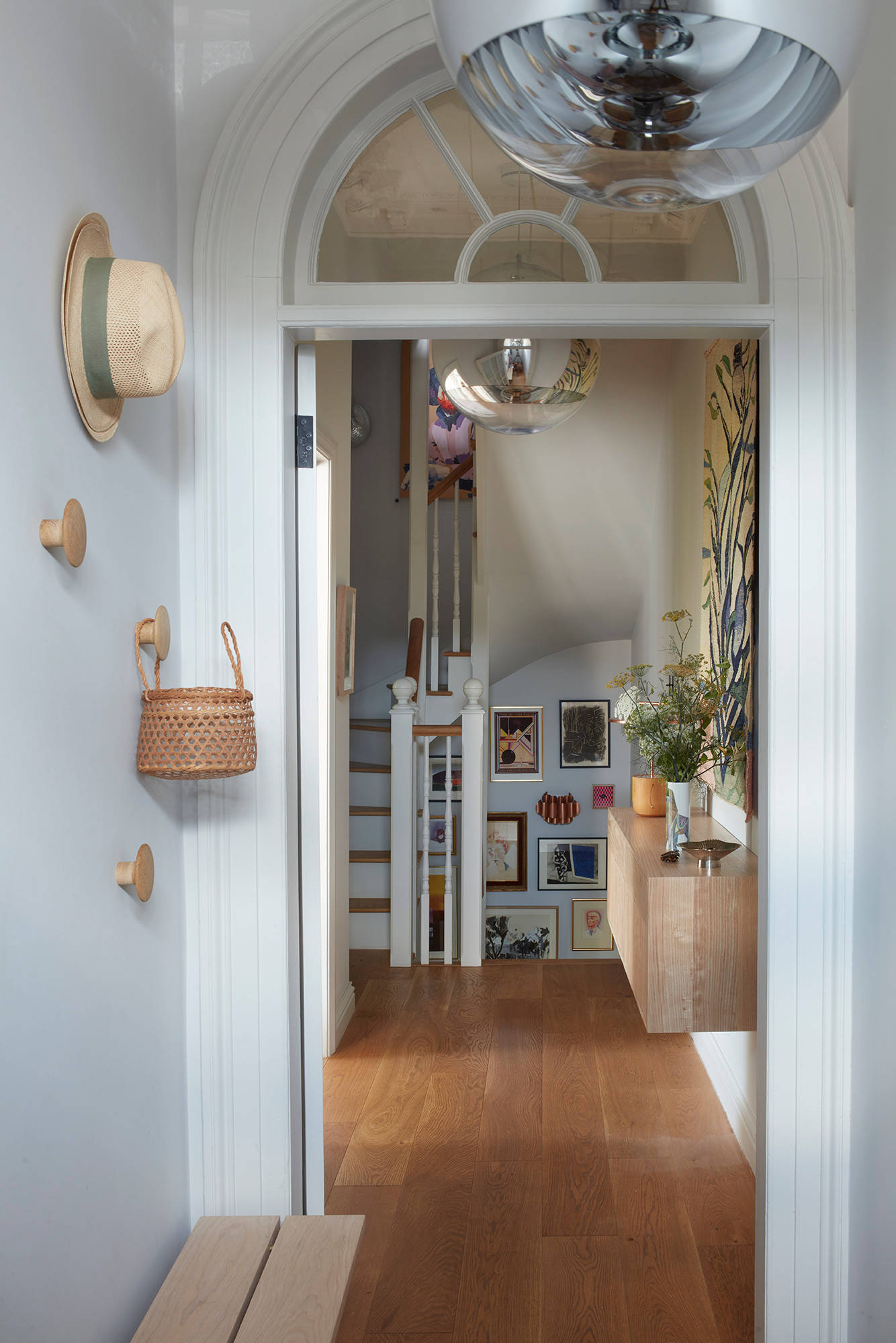 Simple Ways to Liven Up a Grey Hallway | Houzz IE