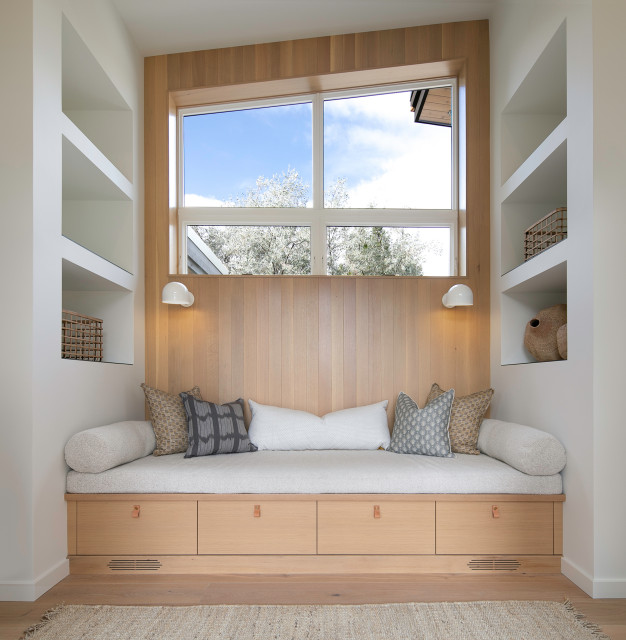 Rustic Hall - Rustic - Hallway & Landing - Other | Houzz IE