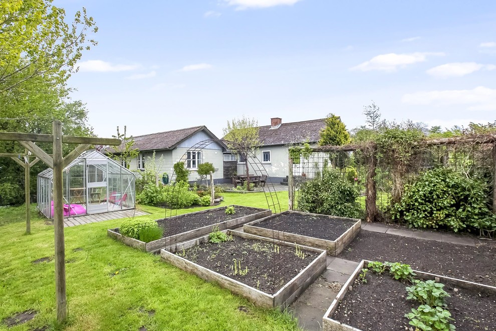 Pæn moderniseret villa i Hjorthede - Scandinavian - Garden - Aarhus ...