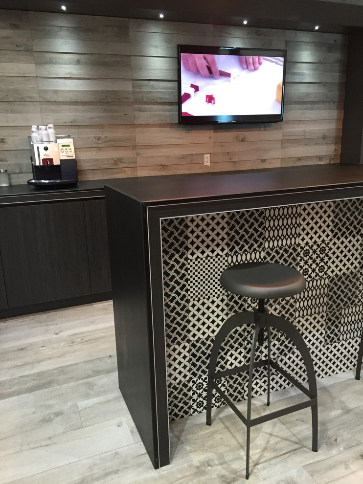 BAR AREA - Transitional - Home Bar - Toronto - by Sarana Tile | Houzz