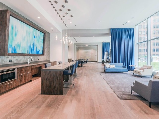 Chicago High Rise Residential Lobby and Amenity Spaces - Contemporary ...