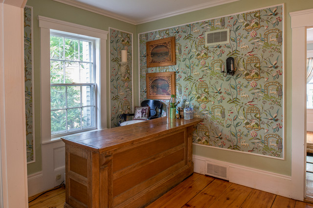 Colonial with a French flair - Classique - Bar de Salon - Boston - par ...