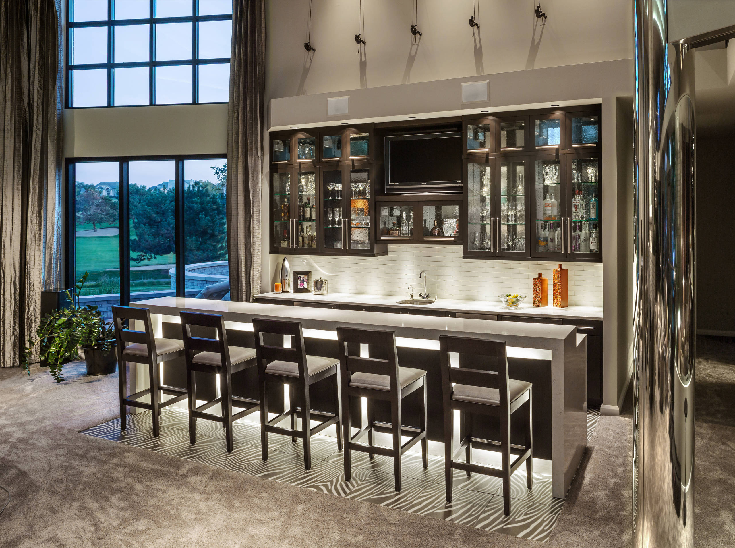 Minimalist Mountainside Contemporary Home Bar Phoenix By Ownby Design ...