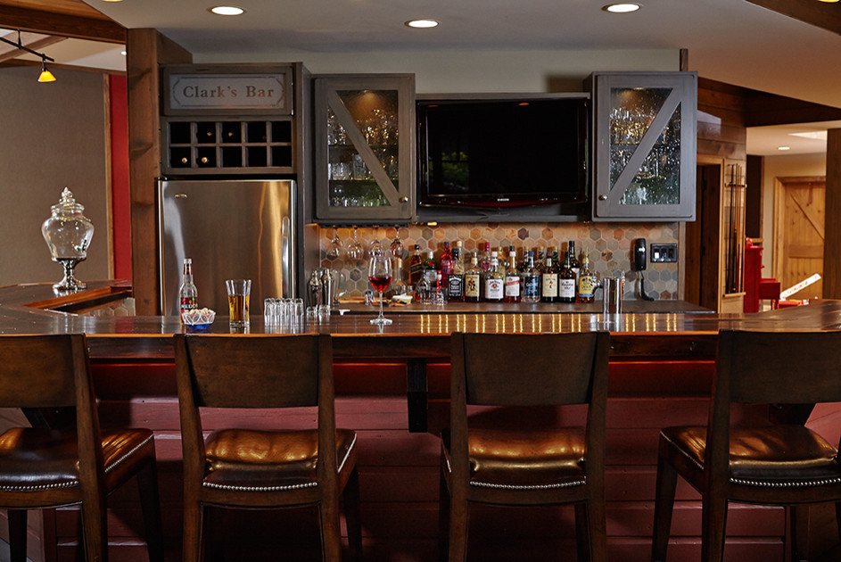 Family Country Lodge - Farmhouse - Home Bar - Grand Rapids - by Zahn ...