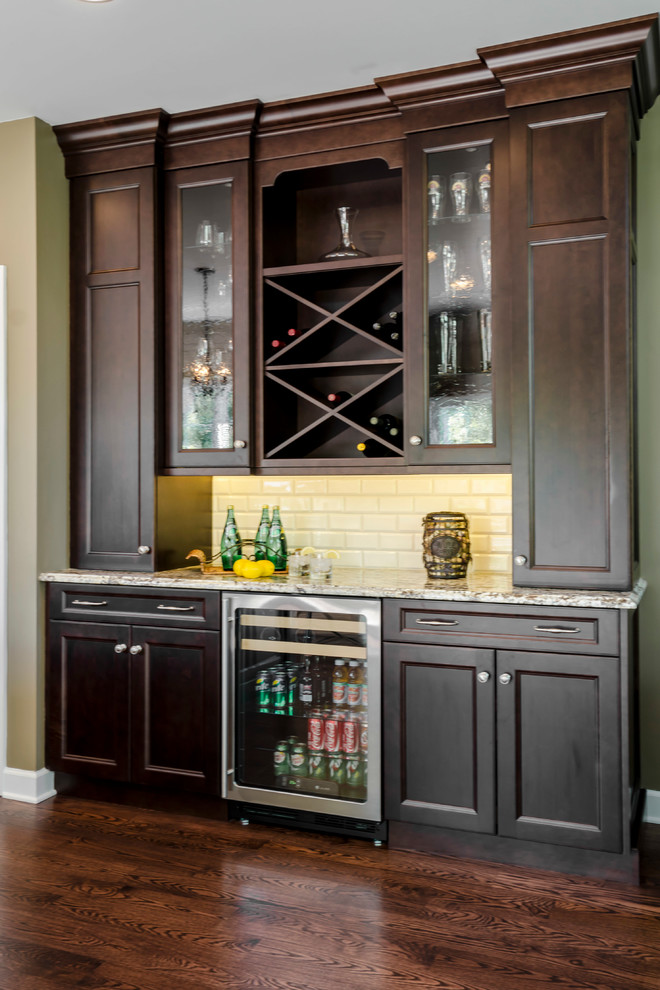 Kitchen/ dry bar - Traditional - Home Bar - Chicago - by Geneva Cabinet ...