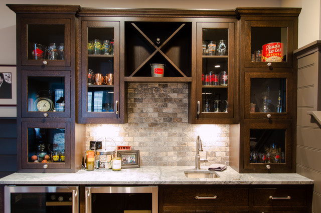 Back Wall Bar Hans' Bar & Grill Restaurant In London, England By