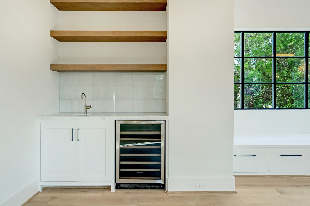 memorial residence - Home Bar - Houston - by Ava Custom Homes | Houzz