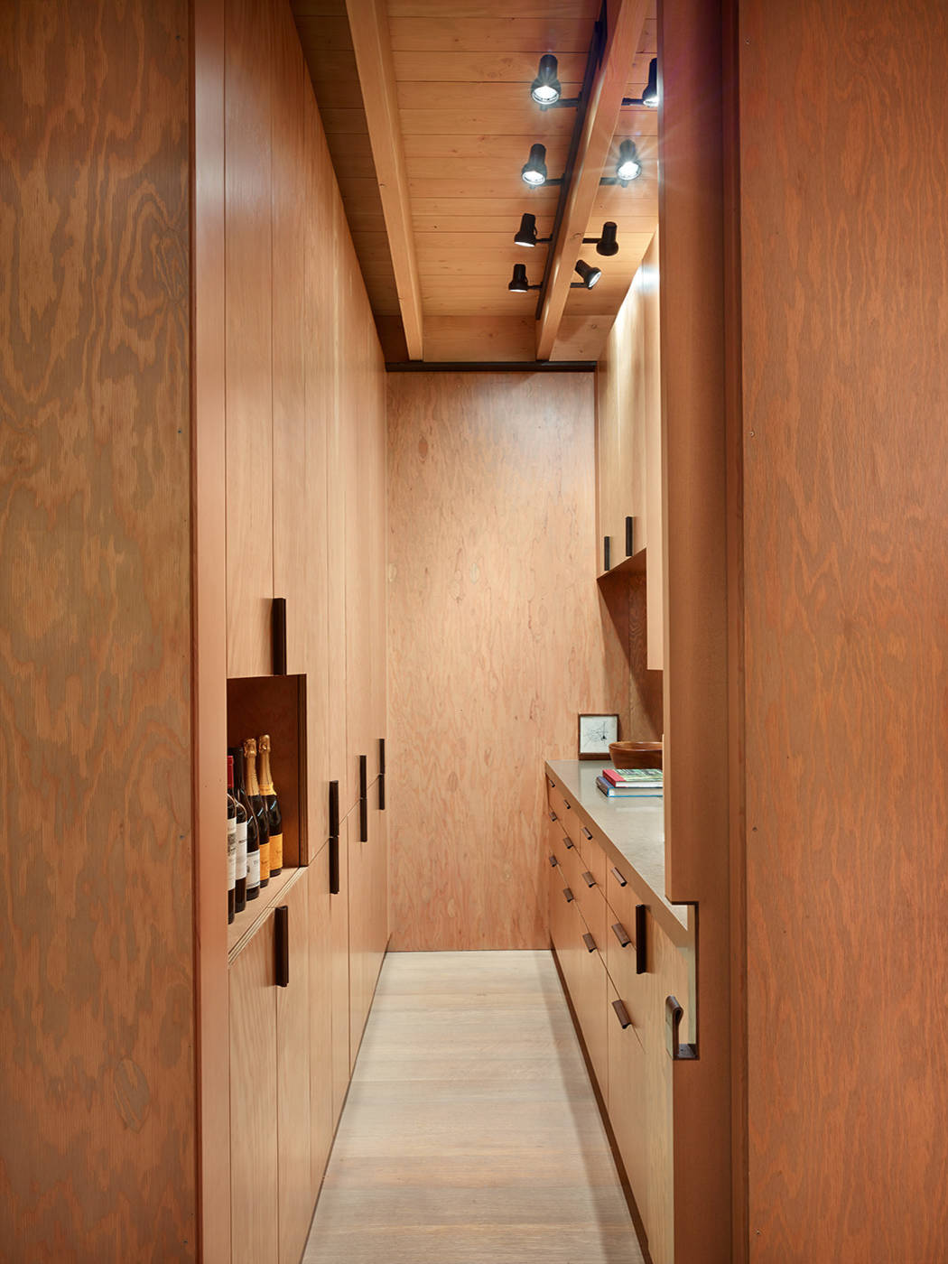 Best of the Week: 40 Fabulous Bars to Add to Your Home