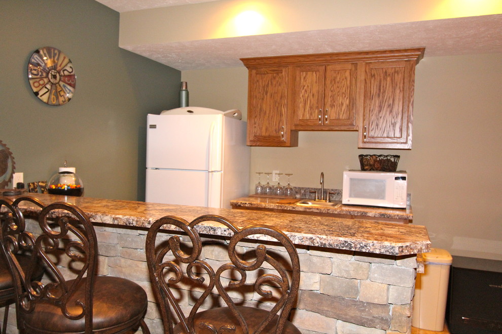 Quartersawn Oak - Traditional - Home Bar - Omaha - by User | Houzz