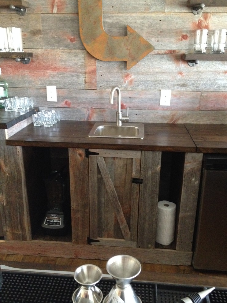 Rustic Bar - Rustic - Home Bar - Chicago - by Kyle Slack | Houzz
