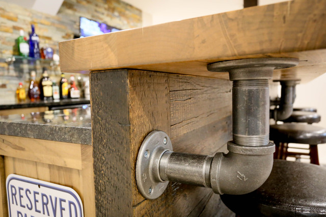 Rustic Sports Bar - Rustic - Home Bar - Toronto - by Timber Barn | Houzz UK