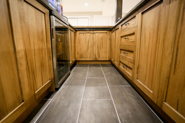 Rustic Sports Bar - Rustic - Home Bar - Toronto - by Timber Barn | Houzz IE