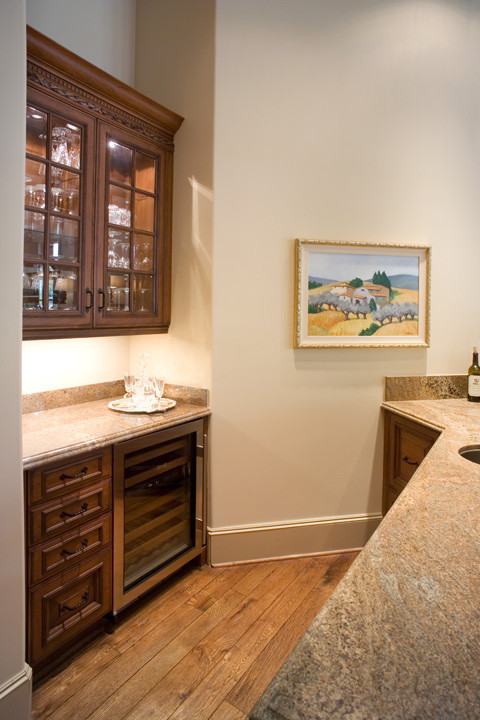Traditional Wet Bar - Traditional - Home Bar - Houston - by Cabinet ...