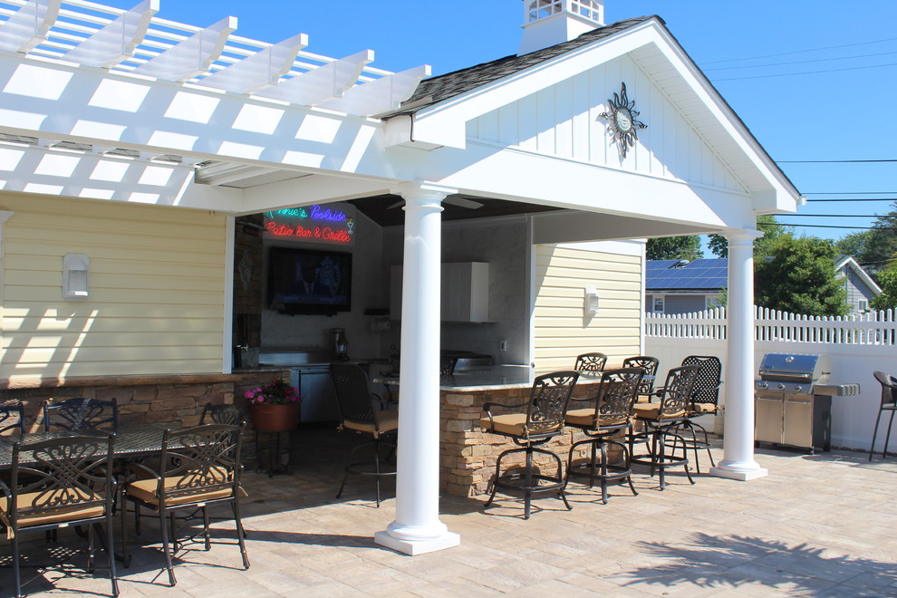 Waterfront Oasis - Beach Style - Home Bar - New York - by FWH ...