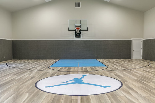15 Awesome Basketball Man Cave Ideas - mancaveexpert.com