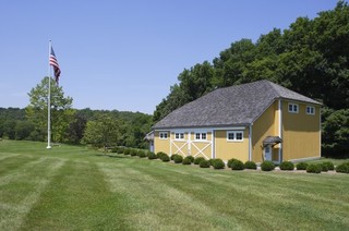 Sports Barn - Farmhouse - Home Gym - New York - by D2A Architecture and ...