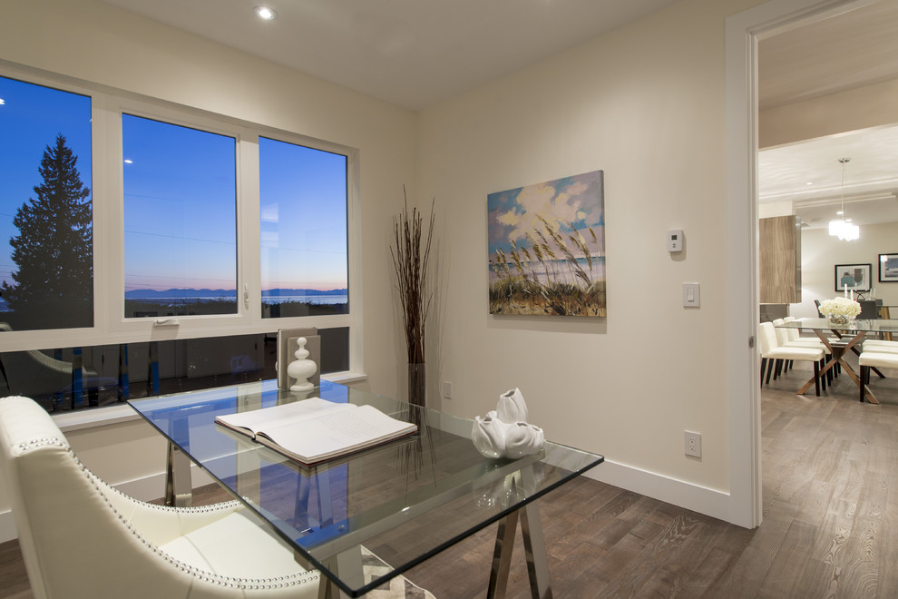 Home Staging - modern new development - Modern - Home Office ...