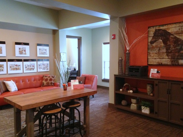 Model Apartments and Clubhouse - Contemporain - Bureau à domicile ...