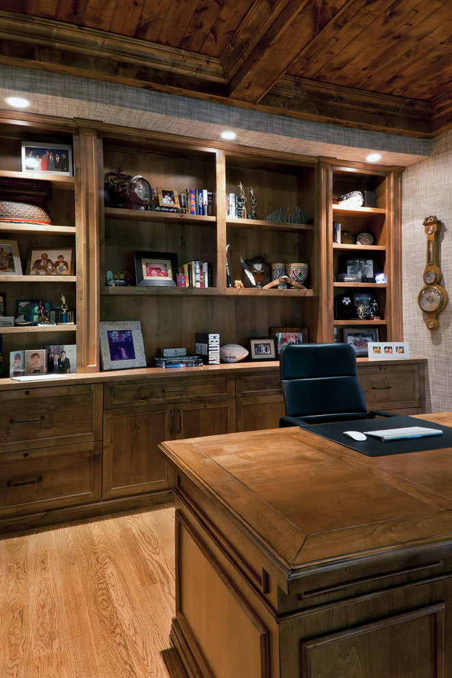 Northwoods - Traditional - Home Office - Chicago - by Red Rock Custom ...