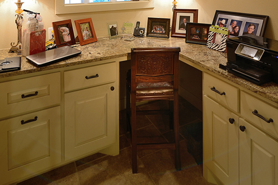 Robinson Ranch - Rustic - Home Office - Austin - by Barron Custom ...