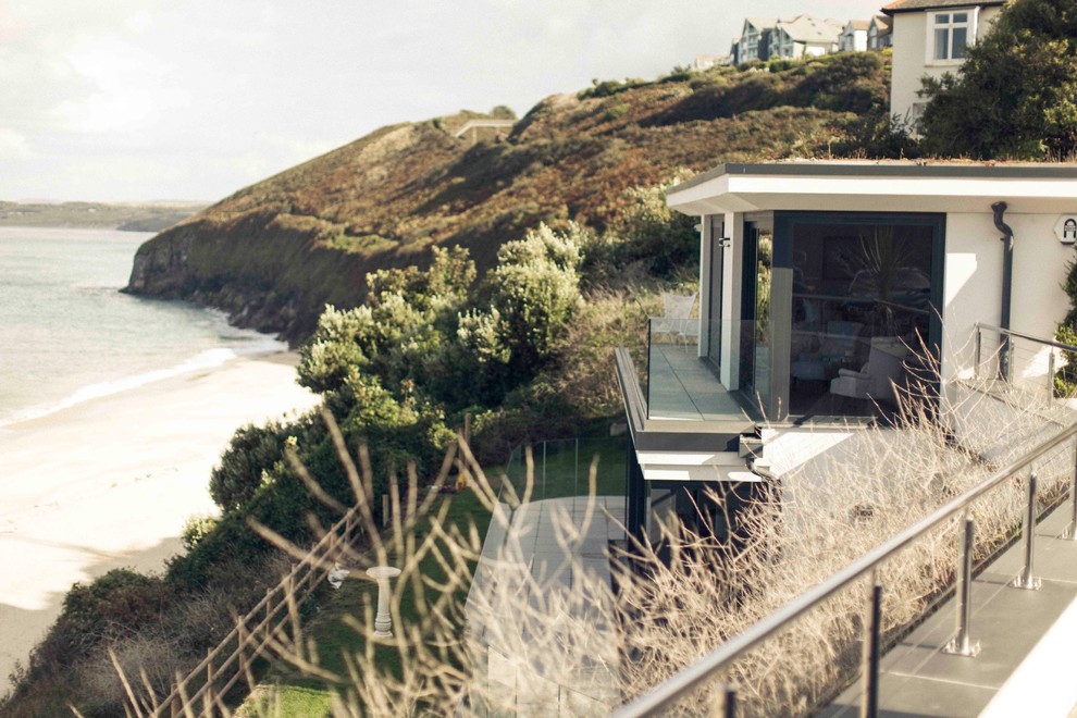 Contemporary Beachfront House, Carbis Bay, Cornwall - Beach Style ...