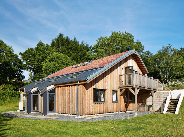 Curved roof design and timber framing - Landhausstil - Häuser - Devon ...