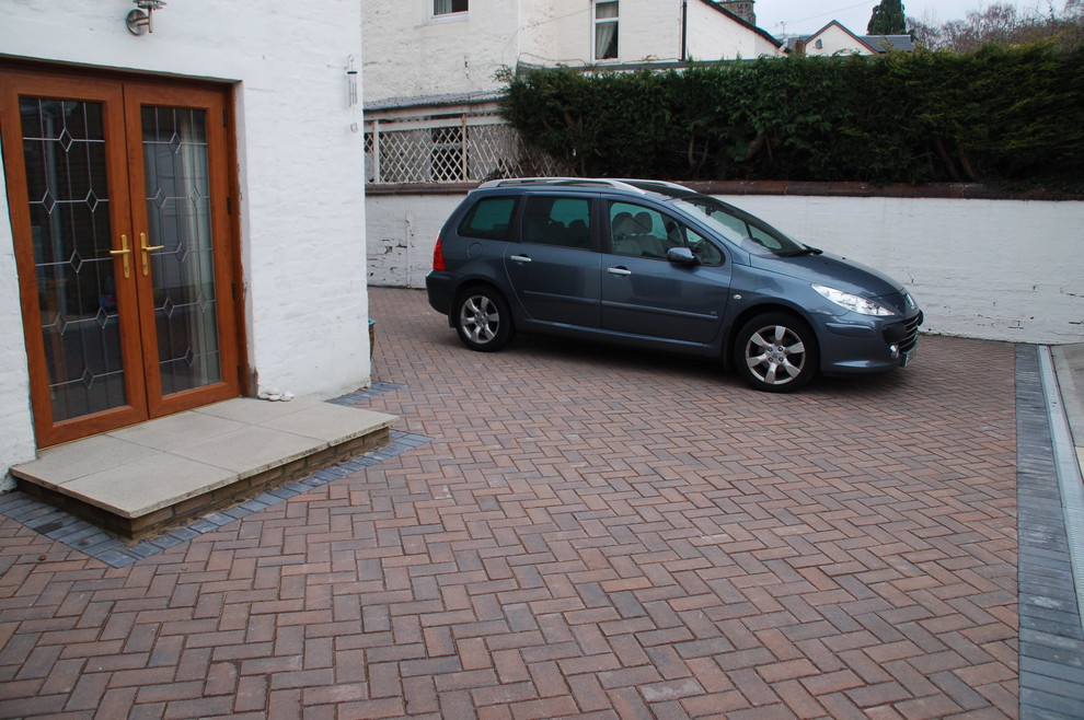 Driveline 50 brindle driveway with charcoal border - Traditional ...