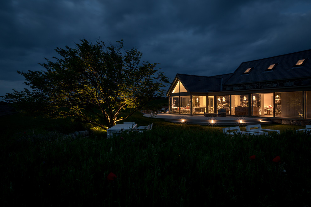 Lighting Design - Farmhouse - Exterior - London - by Barlow & Barlow ...