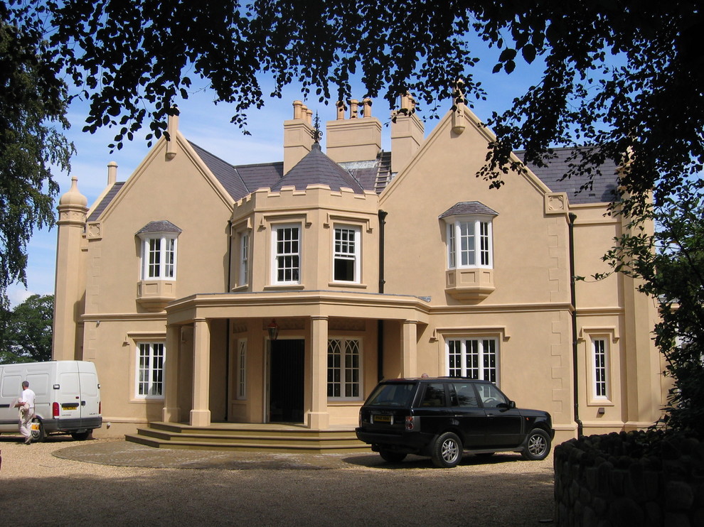 Private Gothick mansion fully restored with new garden room - Clásico ...