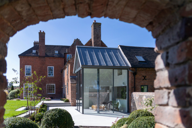 Queen Anne Manor with Contemporary Sky-Frame Extension - Contemporain ...