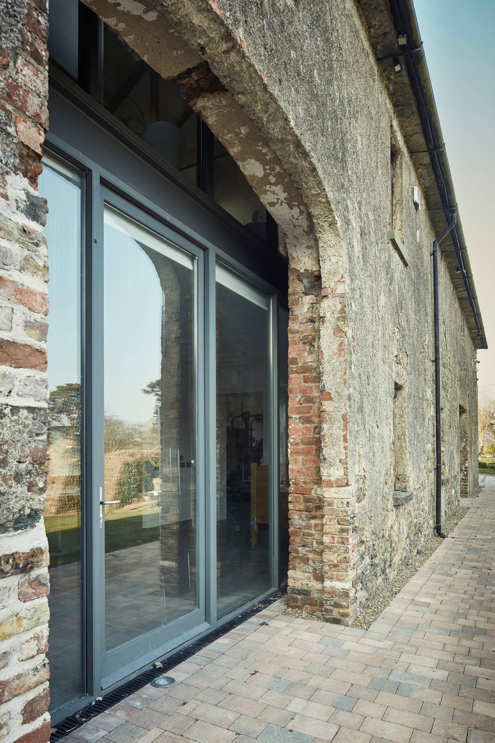 Houzz Tour: An 18th Century Coach House is Creatively Renovated | Houzz IE