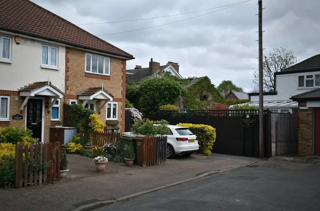 Two modern houses in Wallington, London - Contemporary - House Exterior ...