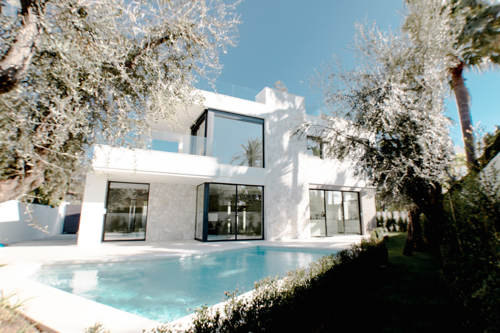 Urb. Casablanca, Marbella. - Modern - Landscape - Malaga - by CATANZARO ...