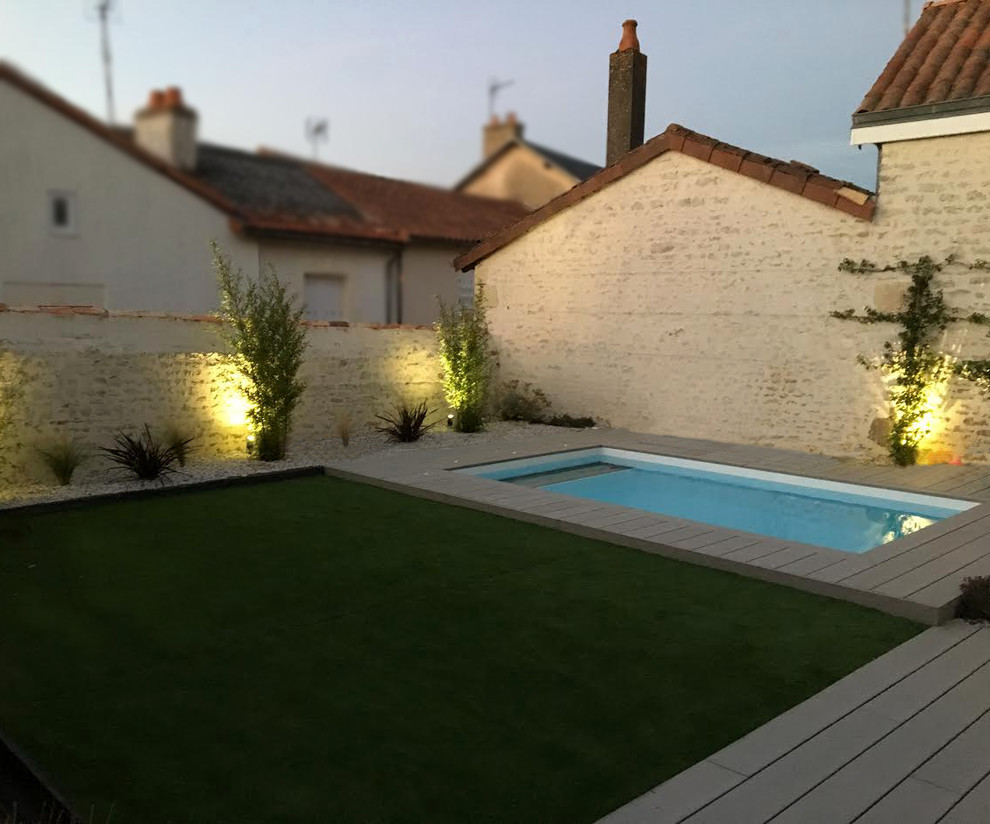 Aménagement d'un jardin avec terrasse bois et gazon synthètique ...